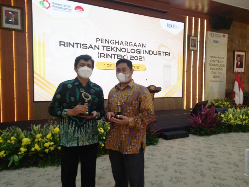 Dua Dosen DTMI Terima Penghargaan RINTEK 2021 Kemenperin – DTMI