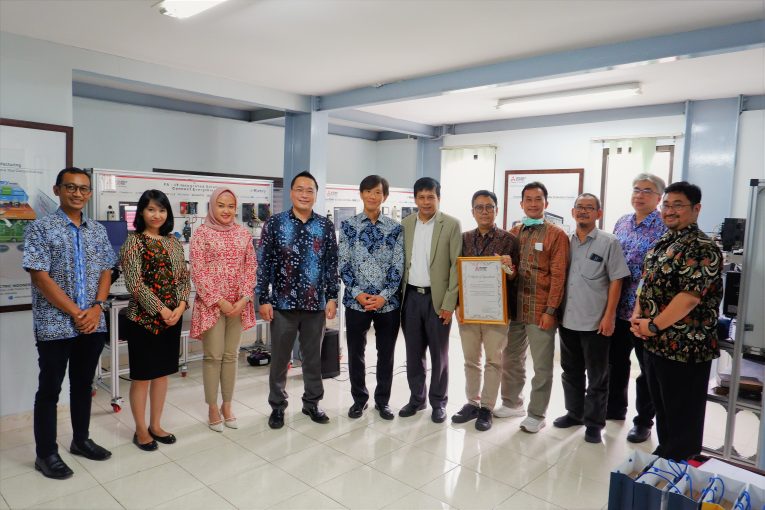 PT. Mitsubishi Electrics Indonesia Granted DTMI FT UGM Demokit Panel ...